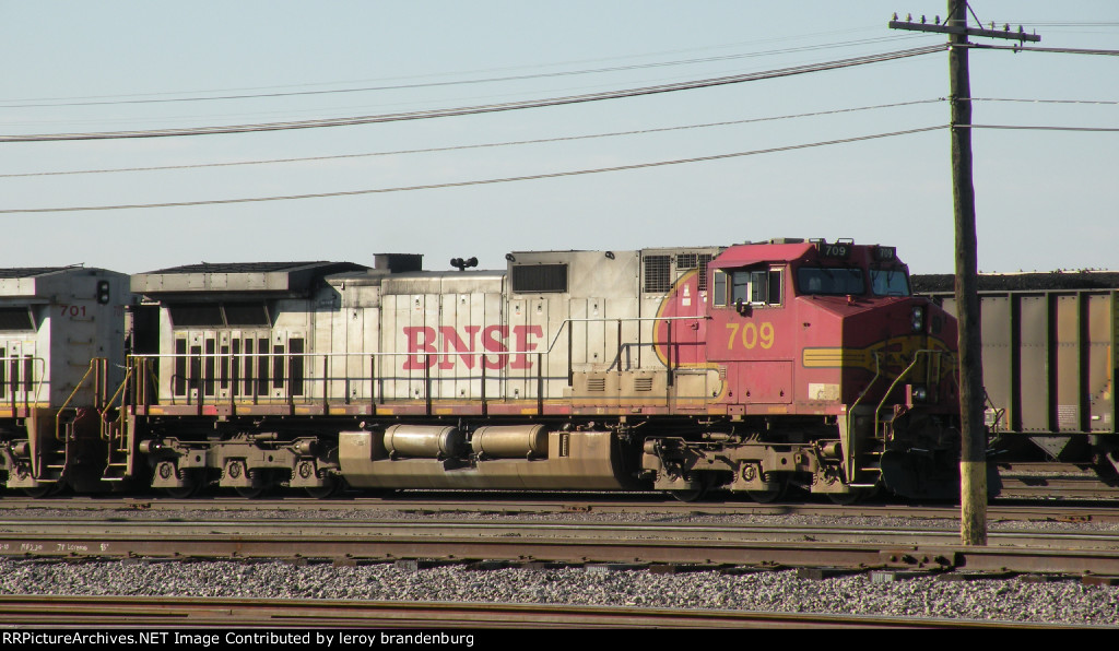 BNSF 709 at murray yard
